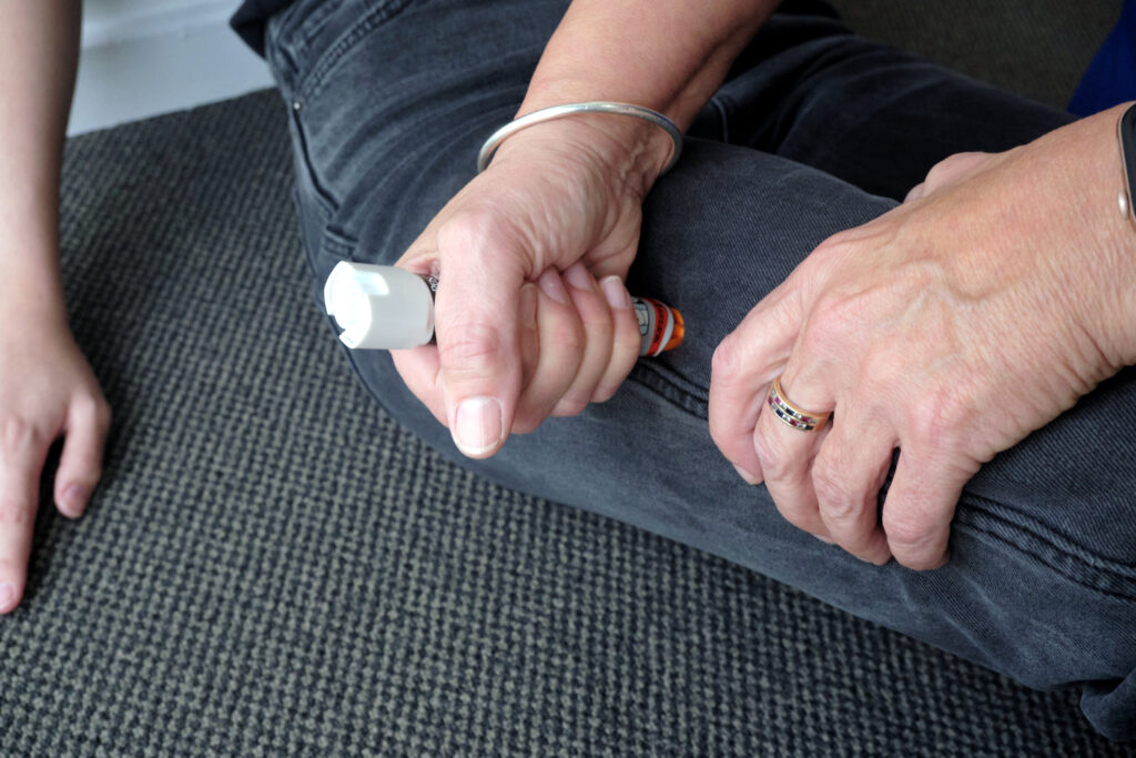 About adrenaline injectors (Anapen® and EpiPen®) - Allergy ...